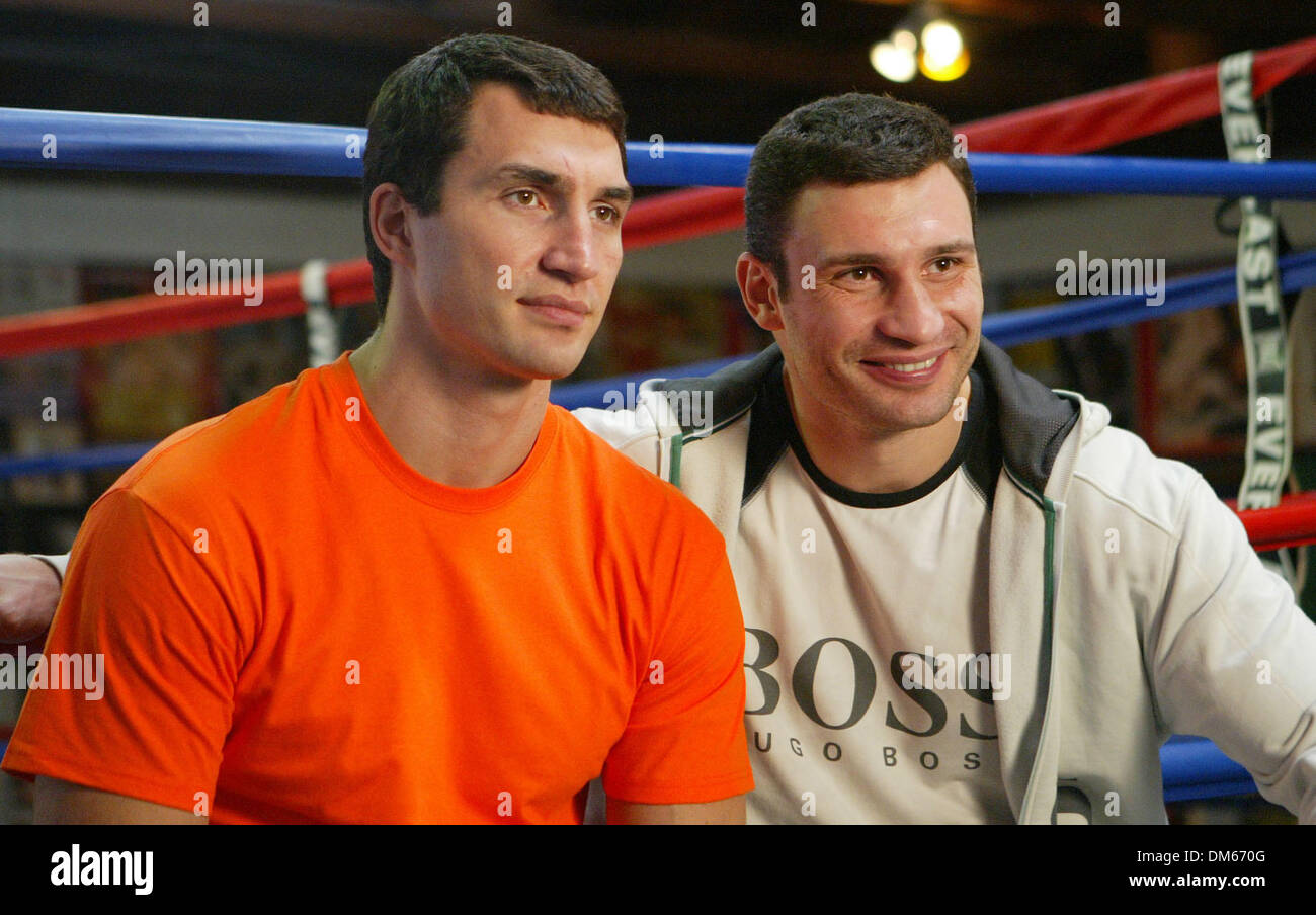 Vitali klitschko la brea 2004 hi-res stock photography and images - Alamy