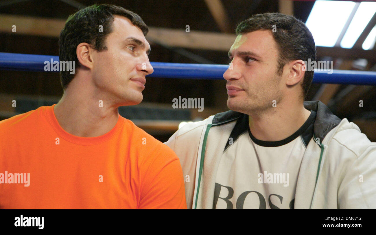 Vitali klitschko la brea 2004 hi-res stock photography and images - Alamy