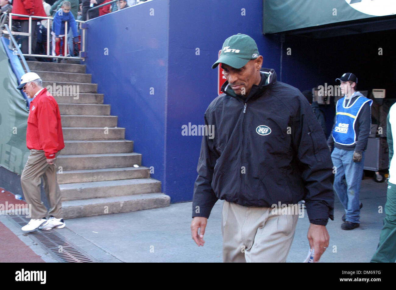 Herm edwards hi-res stock photography and images - Alamy