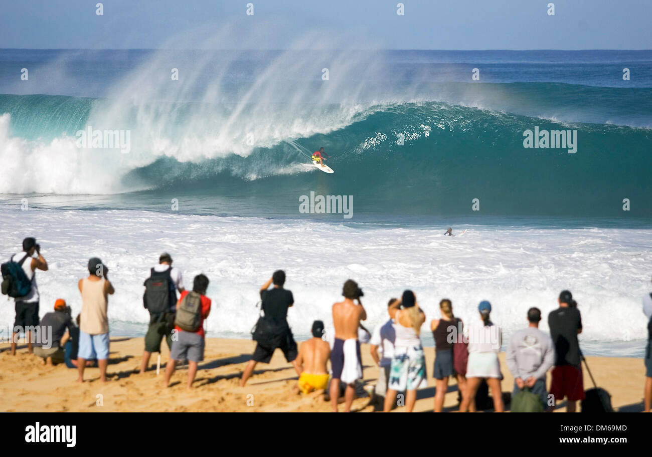 Dec 13, 2004; Pipeline, Oahu, Hawaii; The Rip Curl Pro Pipeline Masters ...