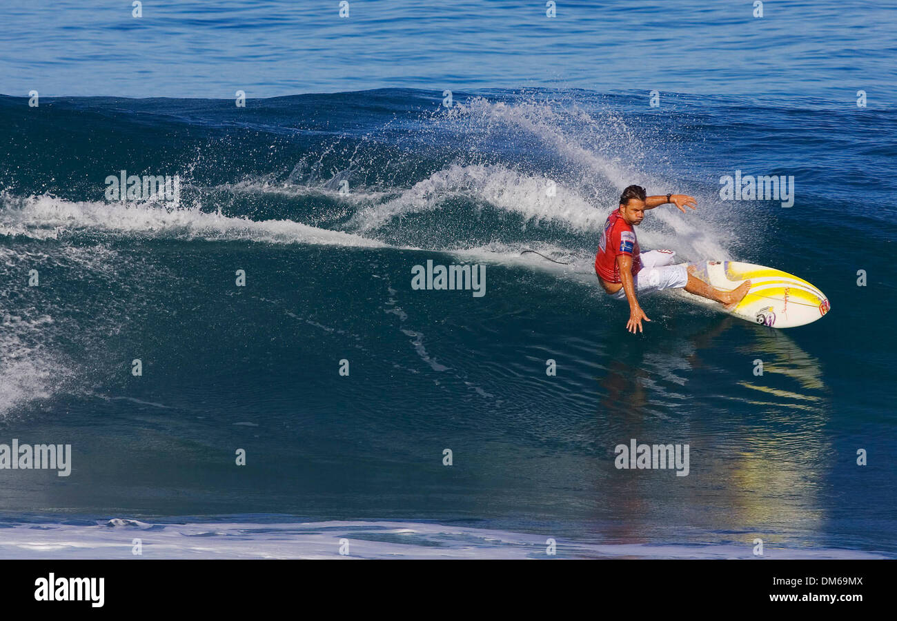 Dec 14, 2004; Pipeline, Oahu, Hawaii; The Rip Curl Pro Pipeline Masters ...