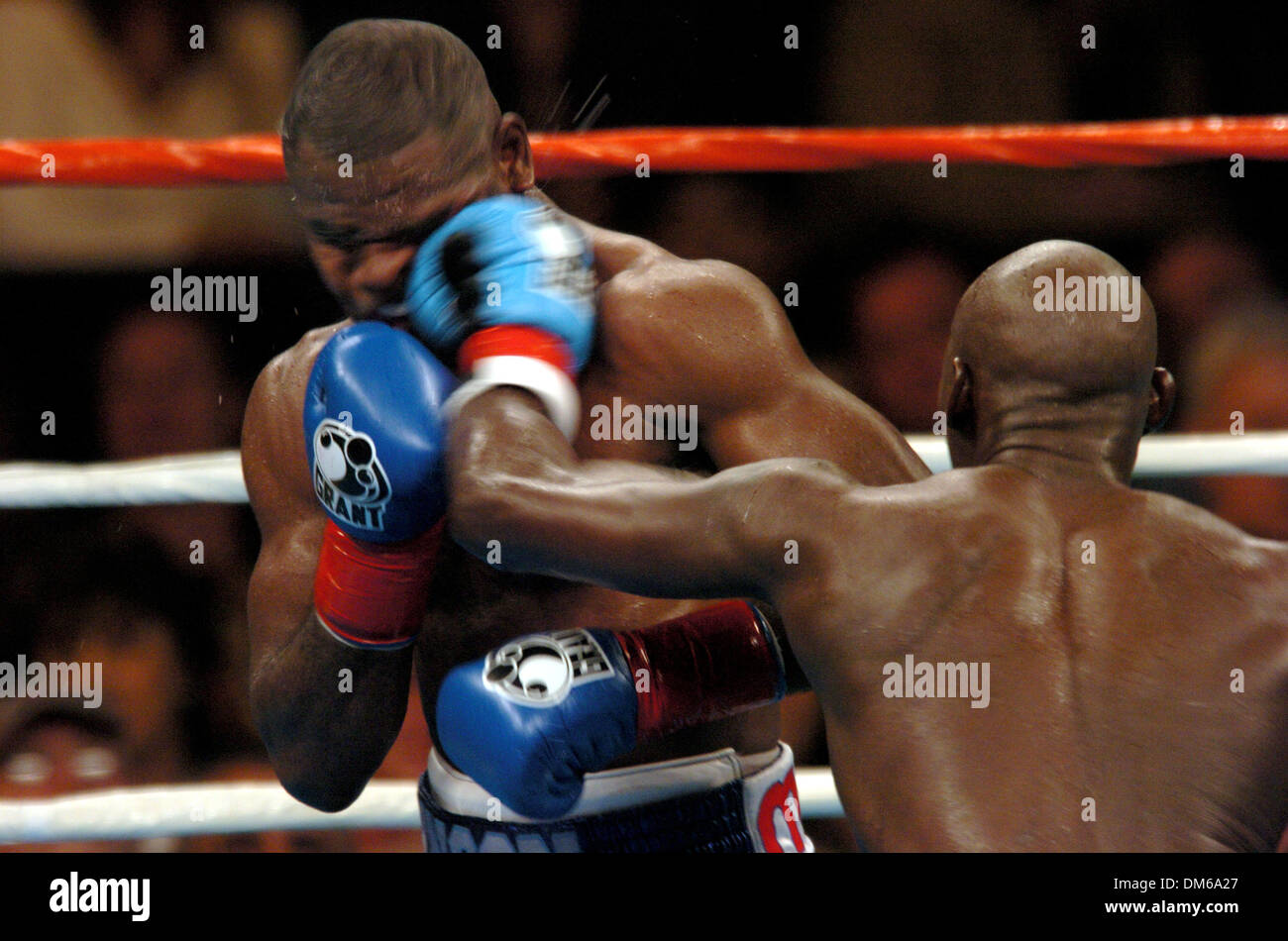 Light heavyweight boxing johnson hi-res stock photography and images ...