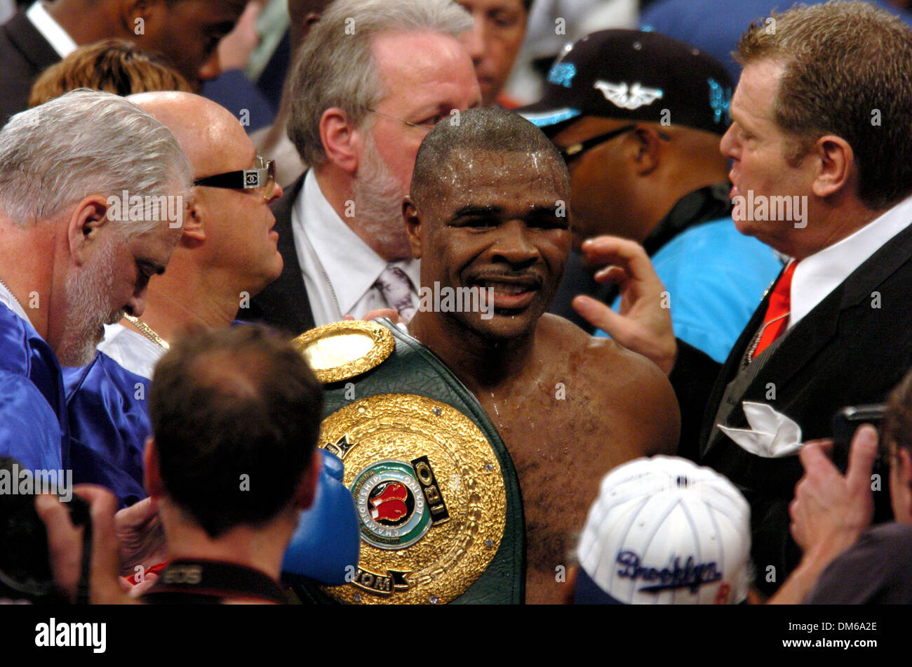 Light heavyweight boxing johnson hi-res stock photography and images ...