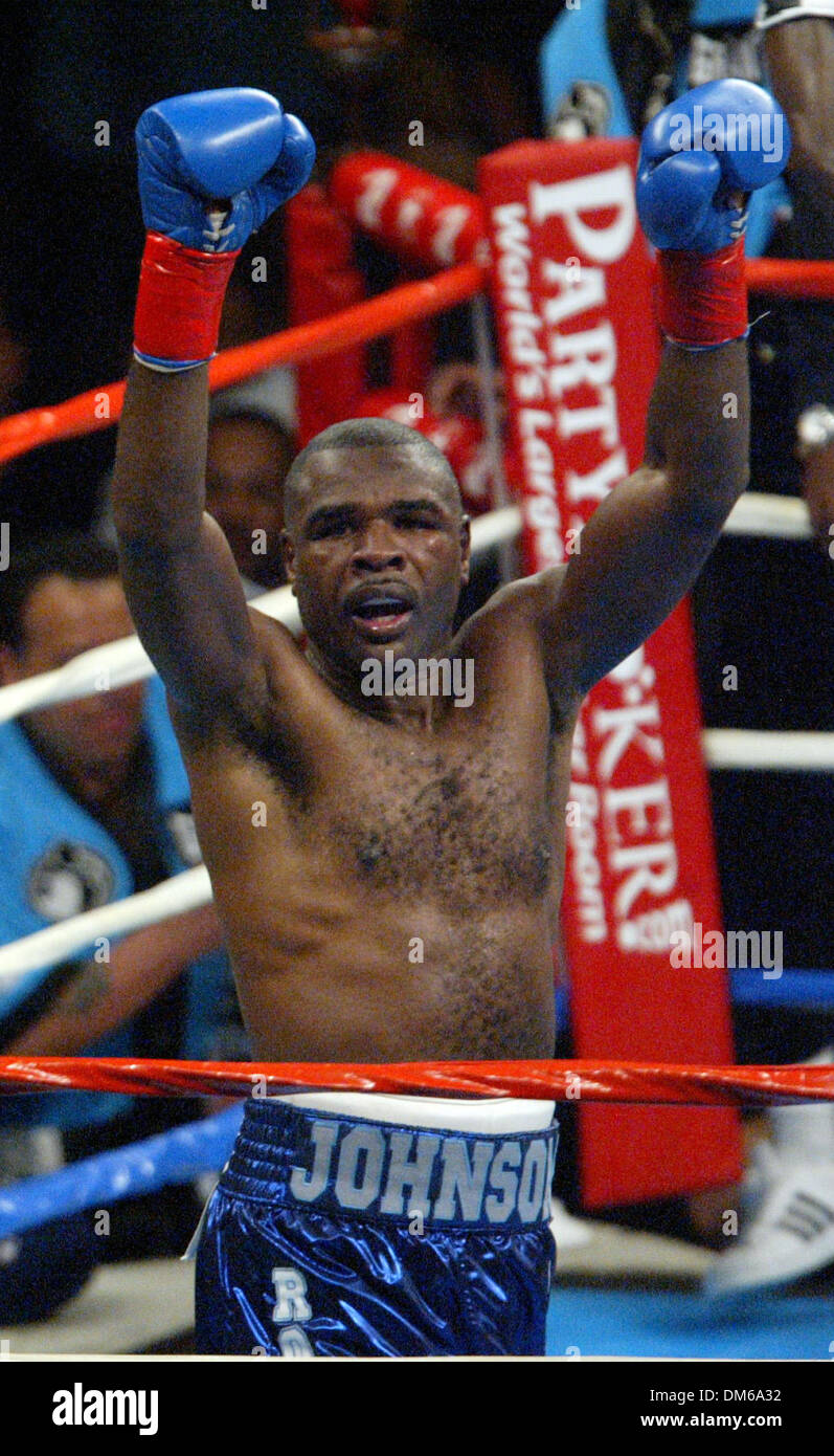 Dec 18, 2004; Los Angeles, CA, USA; IBF World LIght Heavyweight ...