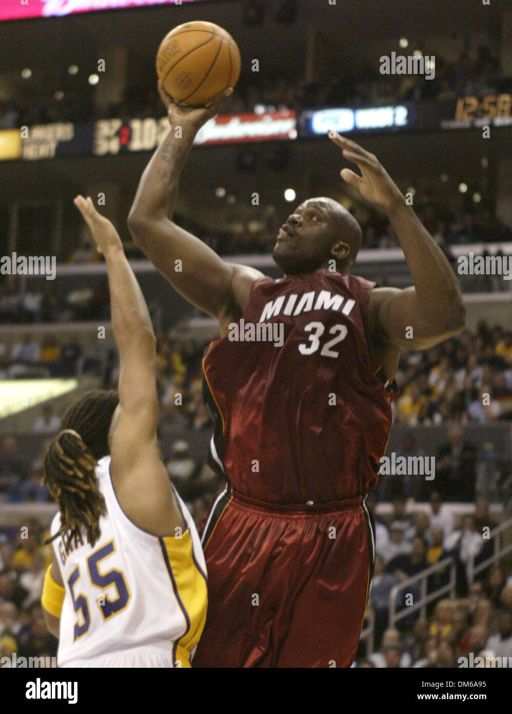 Dec 25, 2004; Los Angeles, CA, USA; Miami Heat deafeat the Los Angeles ...