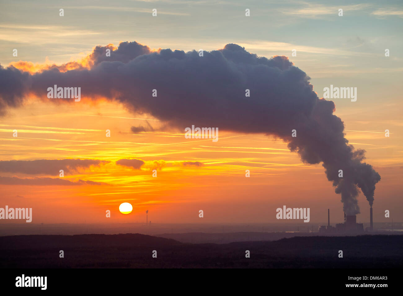 Sunset over the towns of Voerde and Dinslaken from Hünxe, STEAG power ...