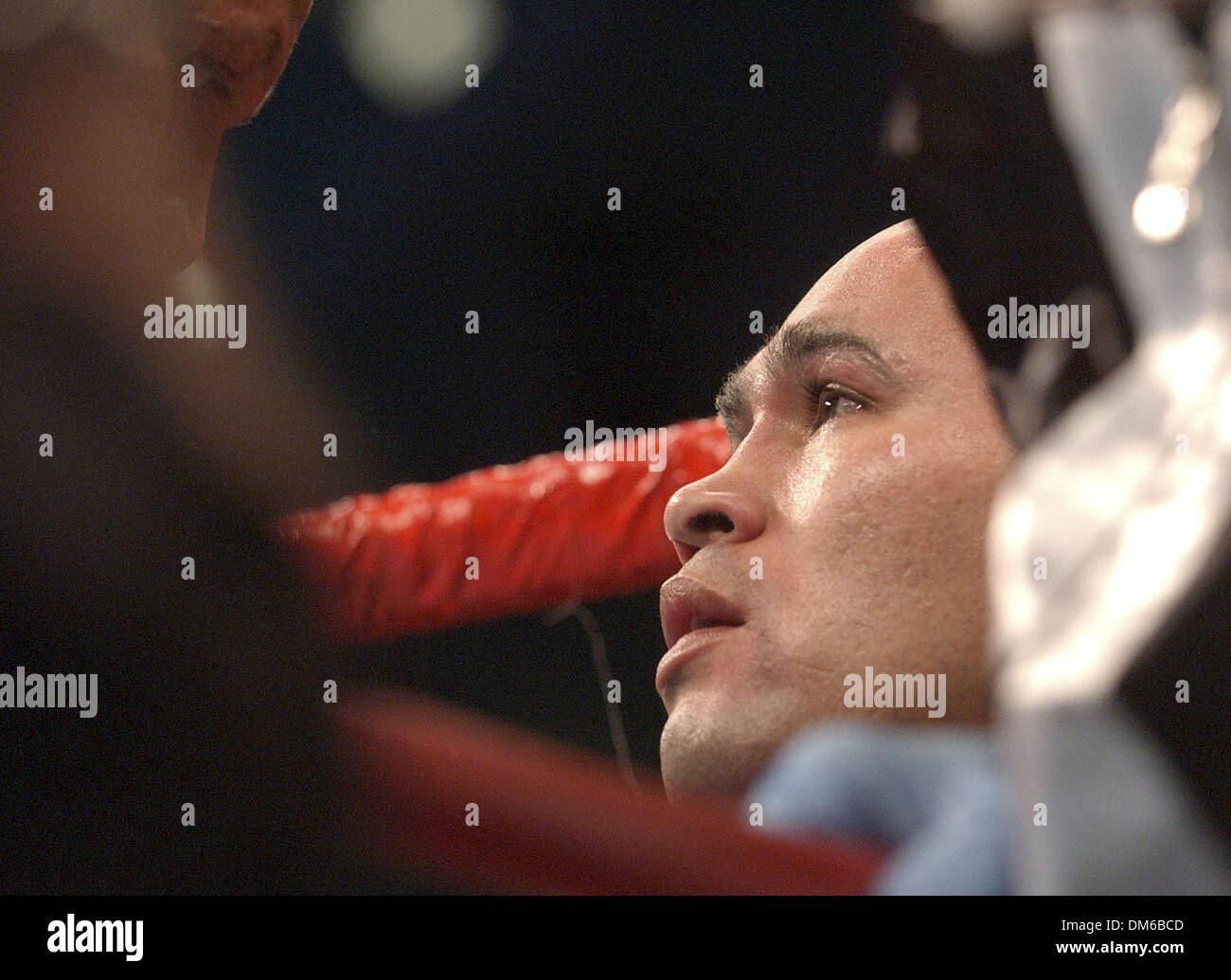 Jan 29, 2005; Atlantic City, NJ, USA; JESSE JAMES LEIJA catches his ...