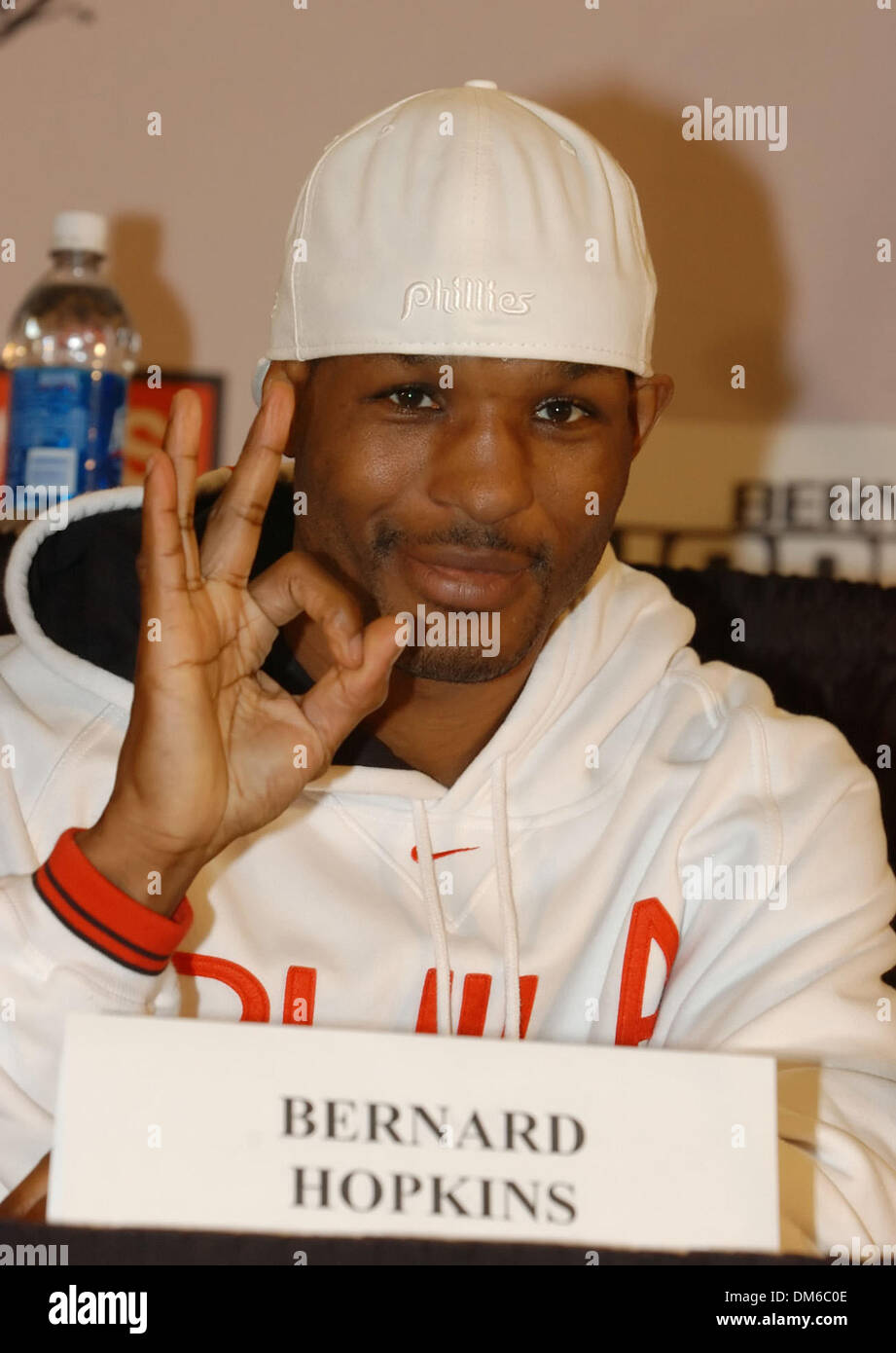 Upcoming bout hi-res stock photography and images - Alamy