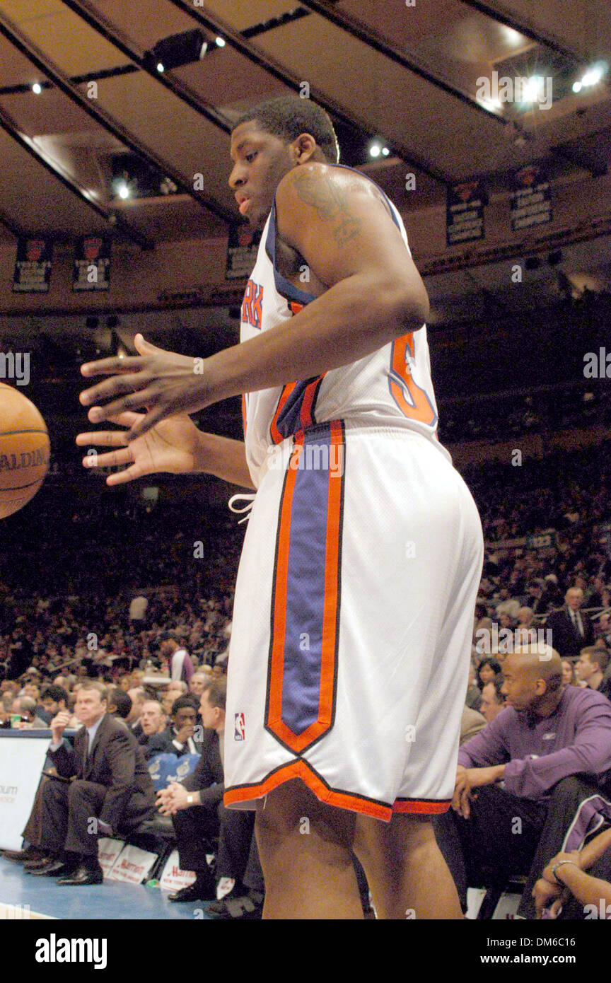 Feb 16, 2005; New York, NY, USA; MIKE SWEETNEY at the NY Knicks vs the ...