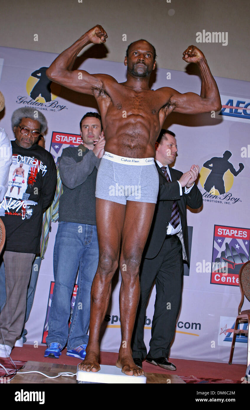 Feb 18, 2005; Los Angeles, CA, USA; Boxer HOWARD 'The Battersea Bomber ...
