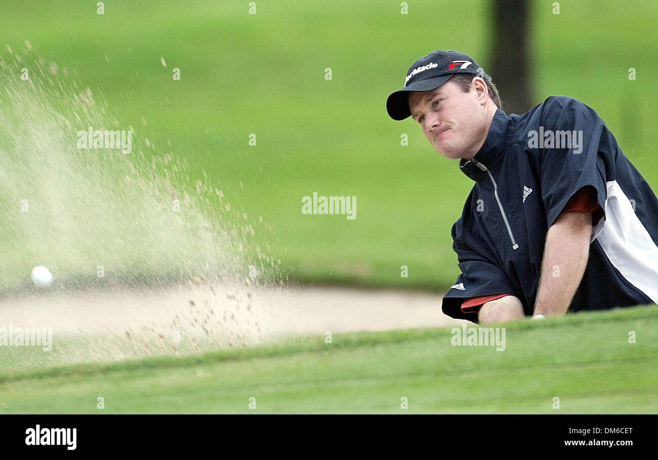 Hits out of the bunker hi-res stock photography and images - Alamy