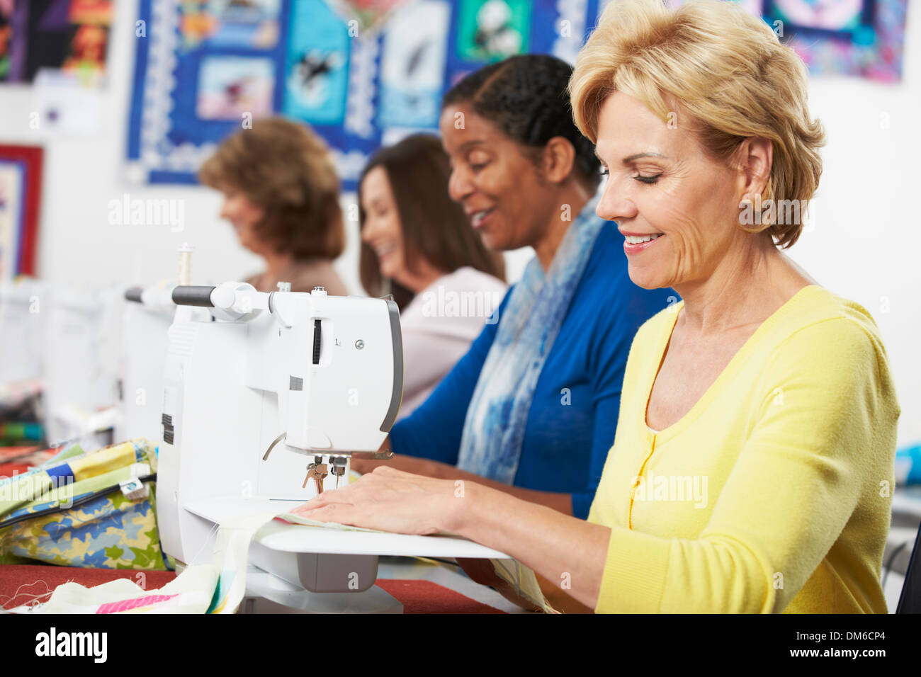 Four sewing machines hi-res stock photography and images - Alamy