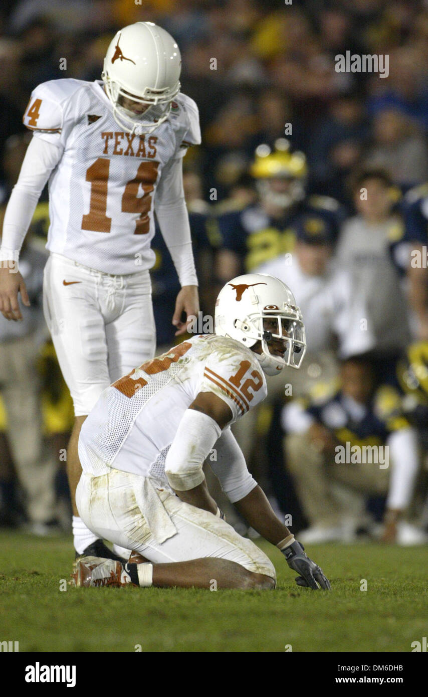 Jan 01, 2005; Pasadena, CA, USA; Texas Longhorn Kicker Dusty Mangum #14 ...