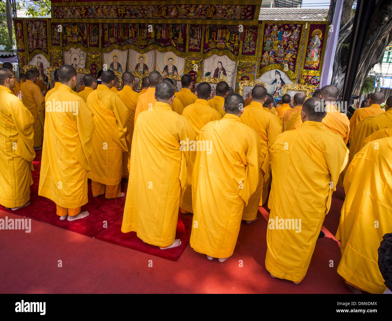 Bangkok, Thailand. 12th Dec, 2013. Thai-Chinese Mahayana Buddhist Monks ...