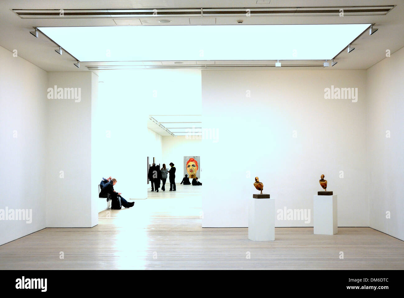 Saatchi gallery london hi-res stock photography and images - Alamy