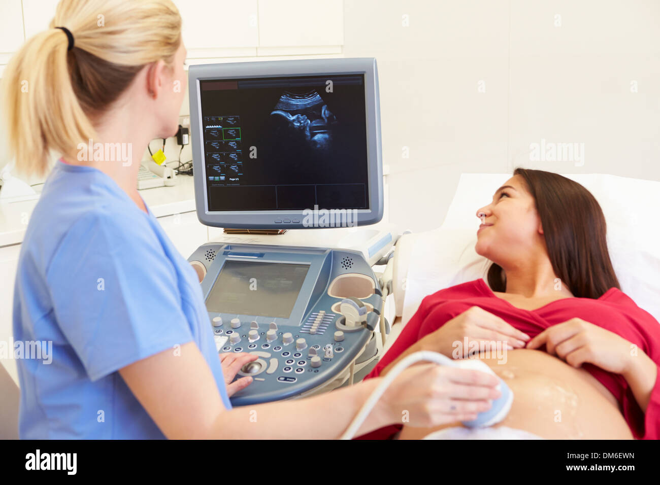 Pregnancy scan asian woman hi-res stock photography and images - Alamy