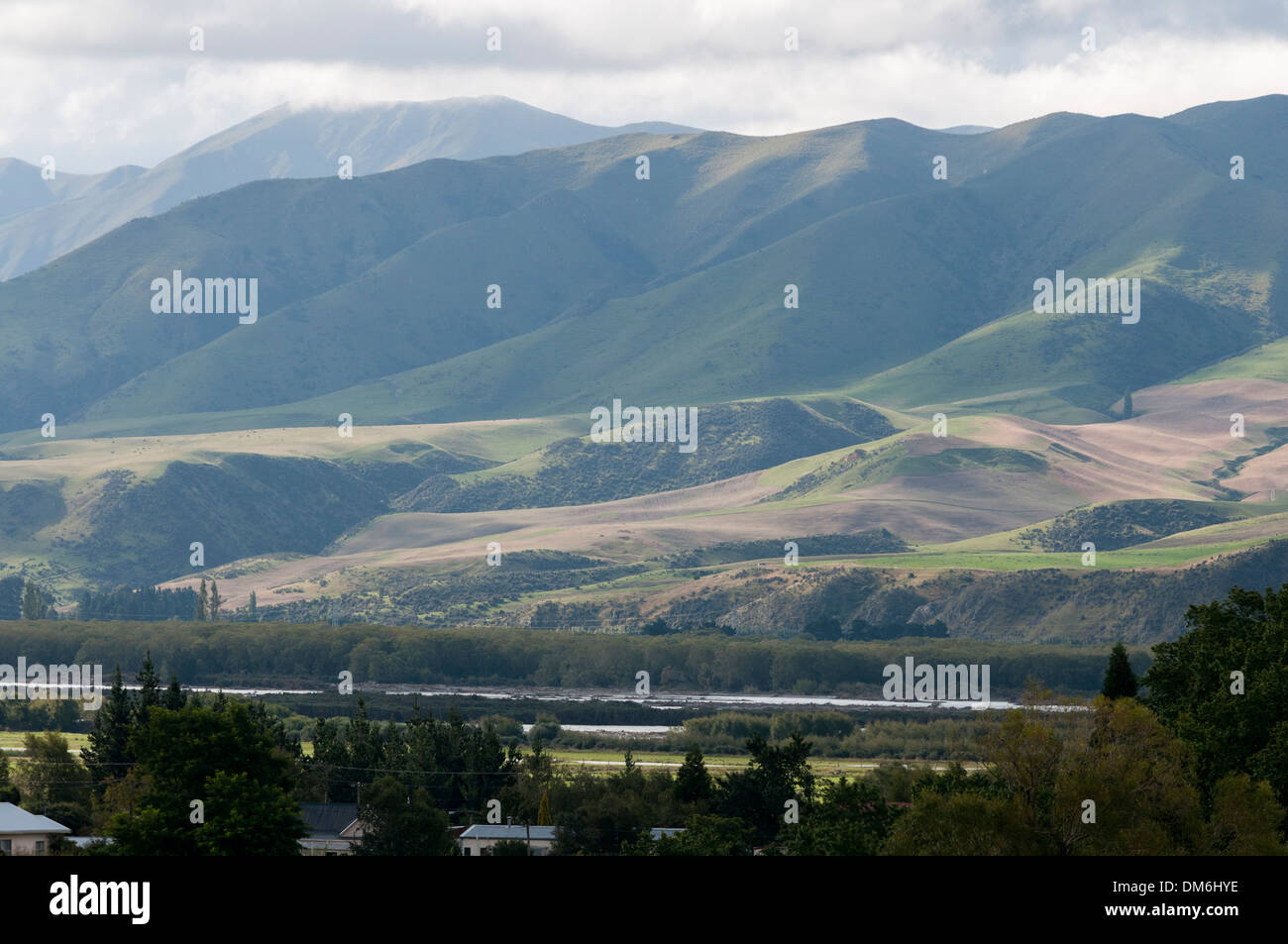 Waitaki Valley, South Island, New Zealand Stock Photo - Alamy