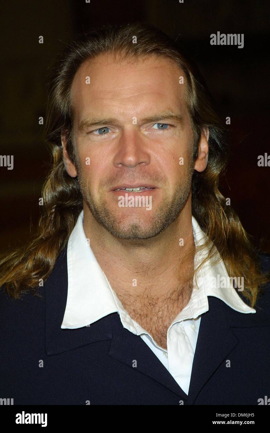 Dec. 11, 2001 - THE MAJESTIC PREMIERE.AT GRAUMAN'S CHINESE THEATER LOS ...