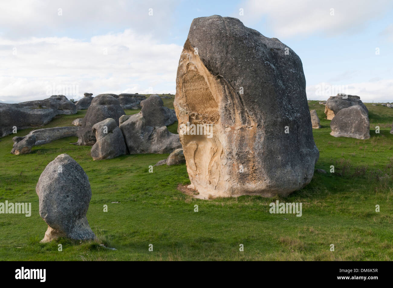 The Elephant Rocks between Ngapara and Duntroon, Waitaki Valley, Otago ...