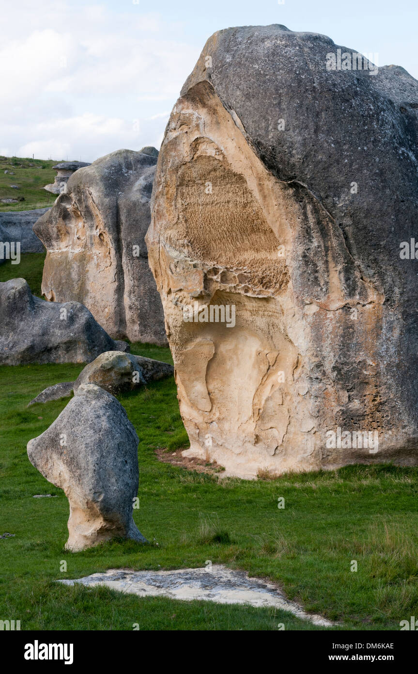 The Elephant Rocks between Ngapara and Duntroon, Waitaki Valley, Otago ...