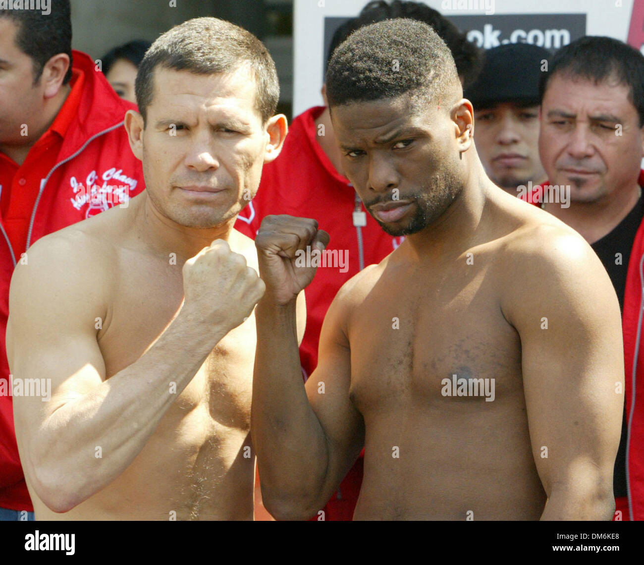 May 27, 2005; Los Angeles, CA, USA; (Left) Legendary Boxer Julio Cesar ...