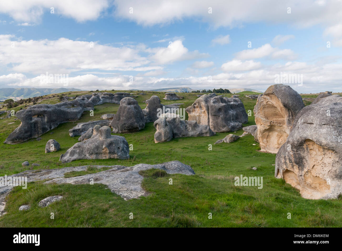 The Elephant Rocks between Ngapara and Duntroon, Waitaki Valley, Otago ...