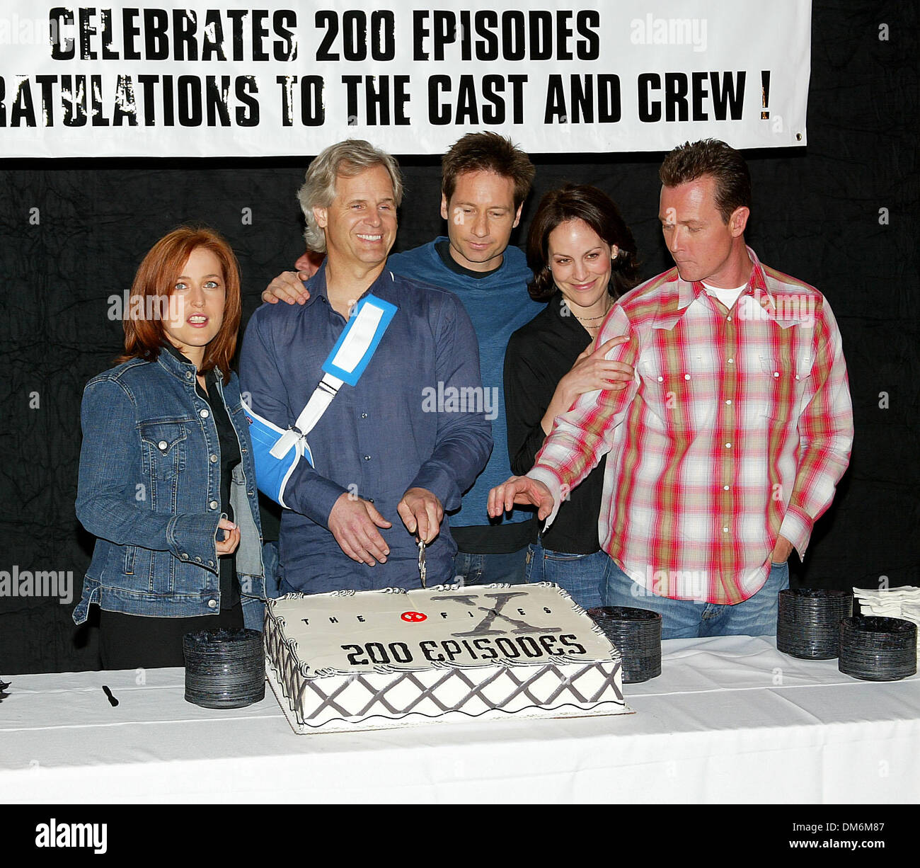 Apr. 5, 2002 - Los Angeles, CALIFORNIA - THE X-FILES 200TH EPISODE ...