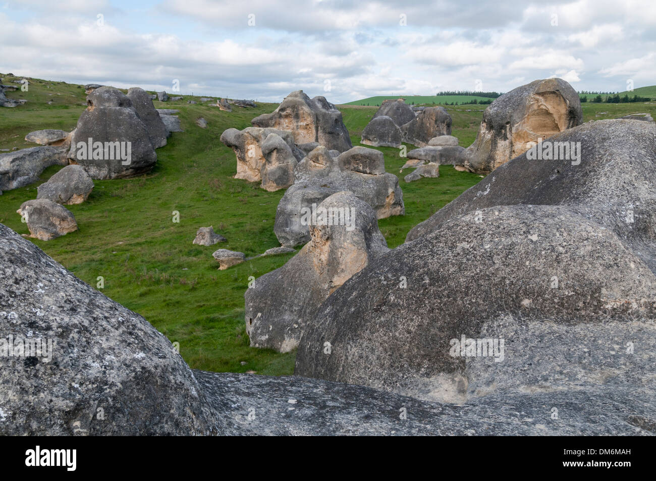 The Elephant Rocks between Ngapara and Duntroon, Waitaki Valley, Otago ...