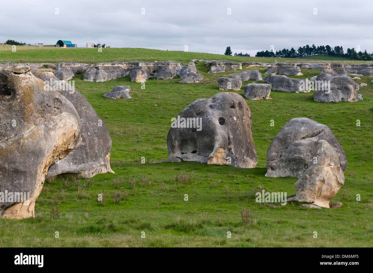 The Elephant Rocks between Ngapara and Duntroon, Waitaki Valley, Otago ...