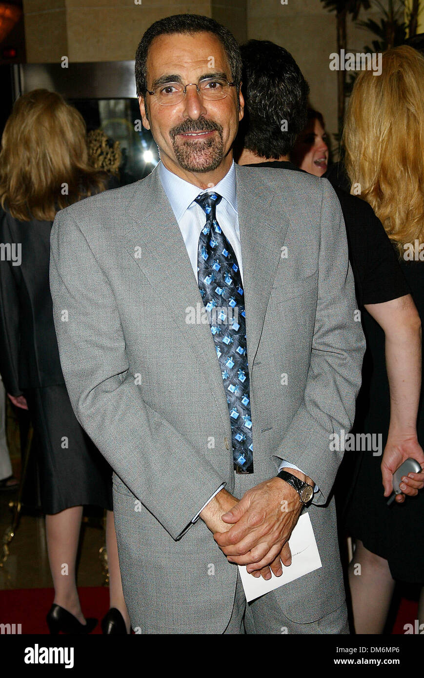 May 11, 2002 - Los Angeles, CALIFORNIA - RUNWAY FOR LIFE.BENEFITTING ST ...