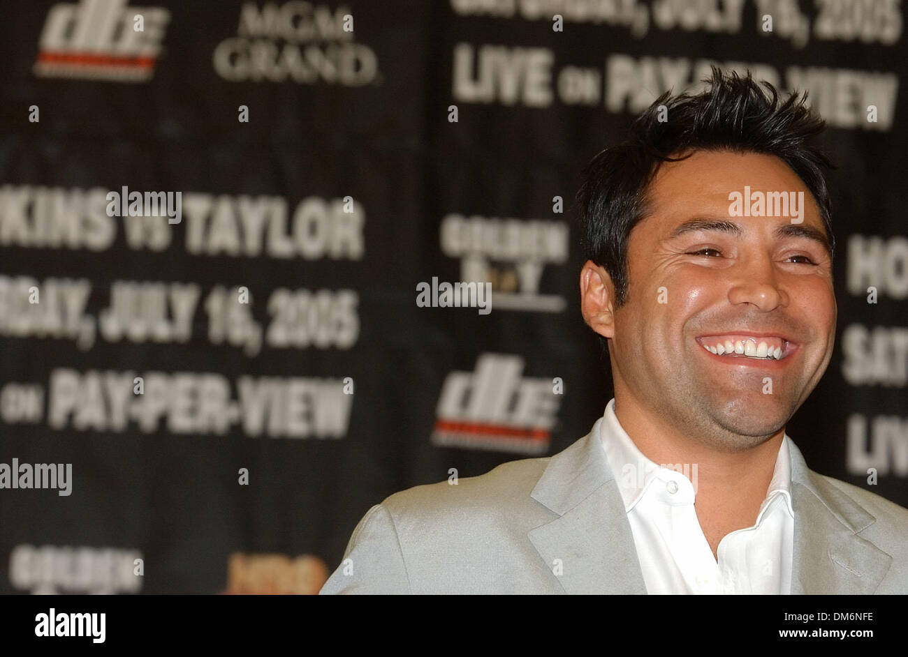 Promoter world title boxing fight hi-res stock photography and images ...