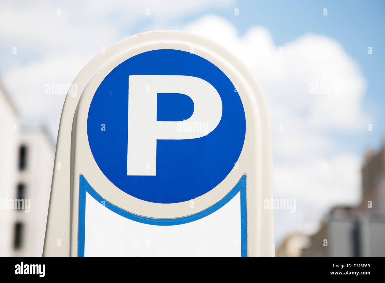 Parking Sign in Urban Setting Stock Photo - Alamy