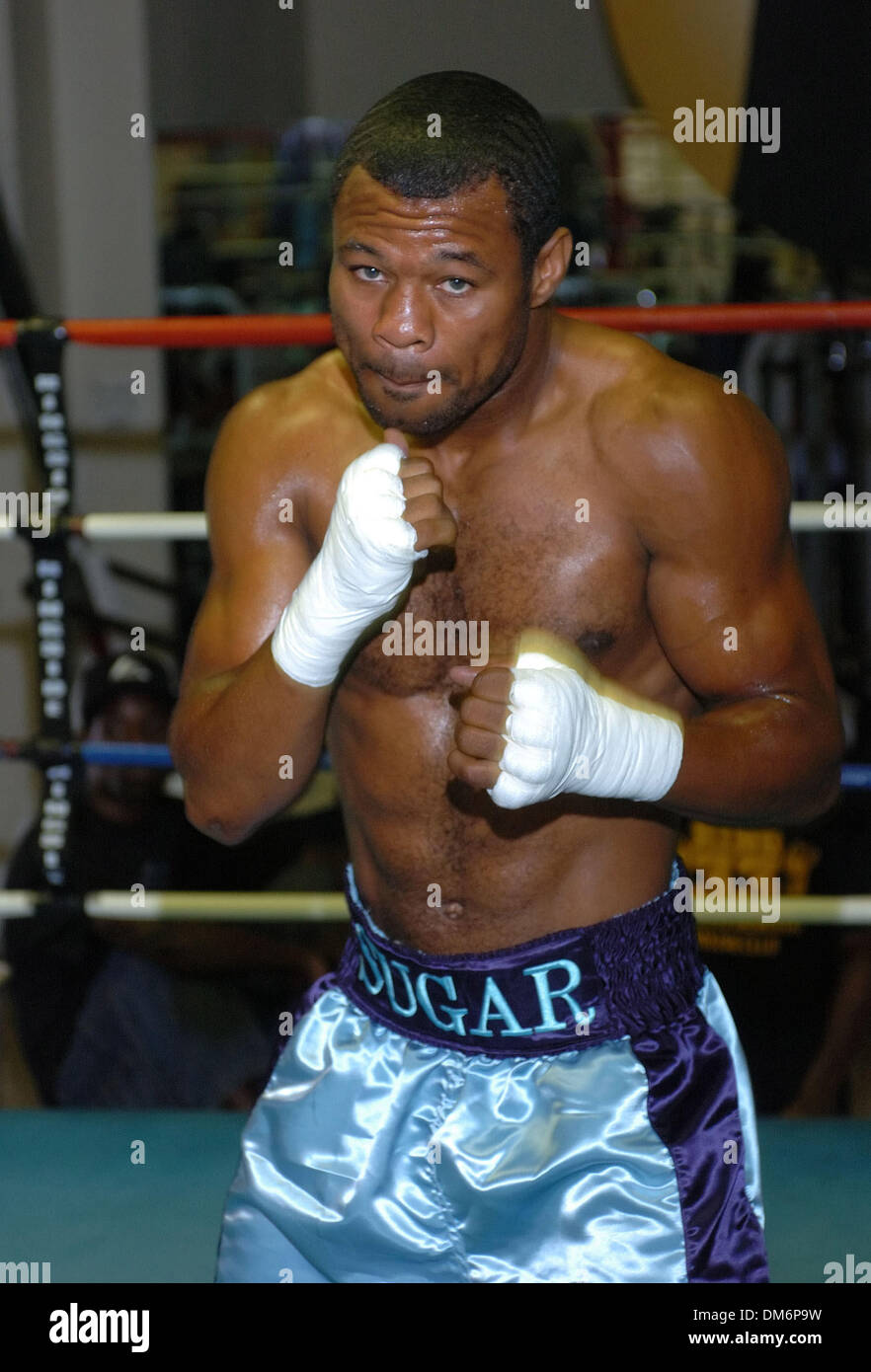 Aug 30, 2005; Los Angeles, CA, USA; BOXING: Former 3 time World ...