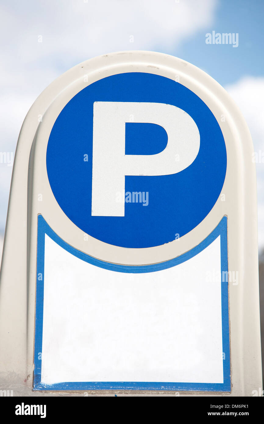Parking Sign in Urban Setting Stock Photo - Alamy