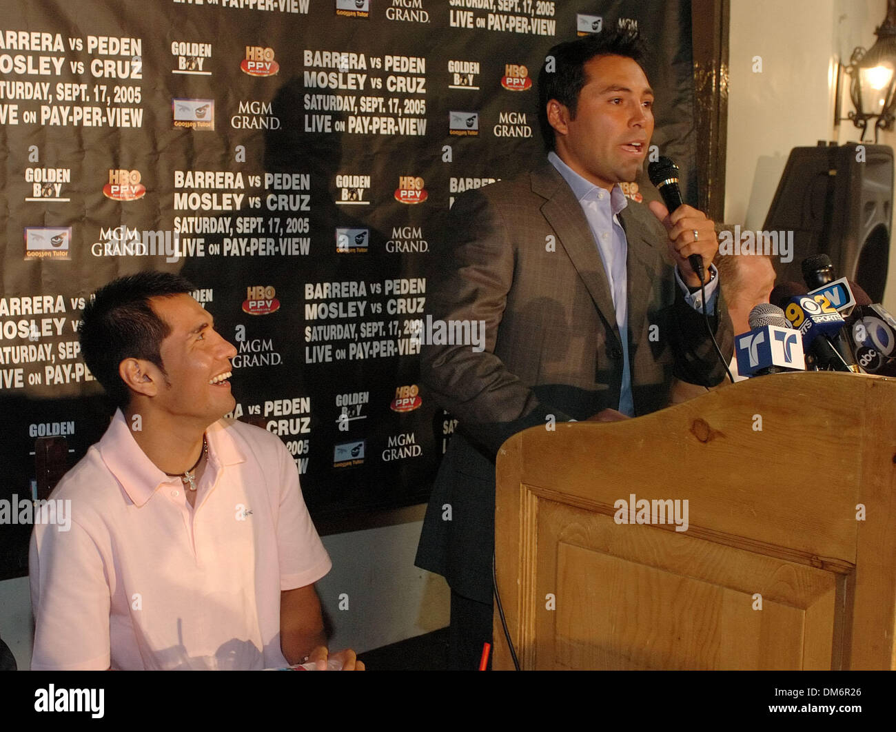 Sep 12, 2005; Los Angeles, CA, USA; Boxer/Promoter OSCAR DE LA HOYA ...