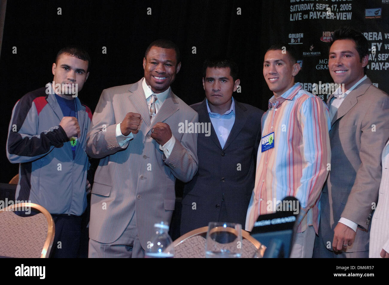 Featherweight boxer marco antonio barrera hi-res stock photography and ...