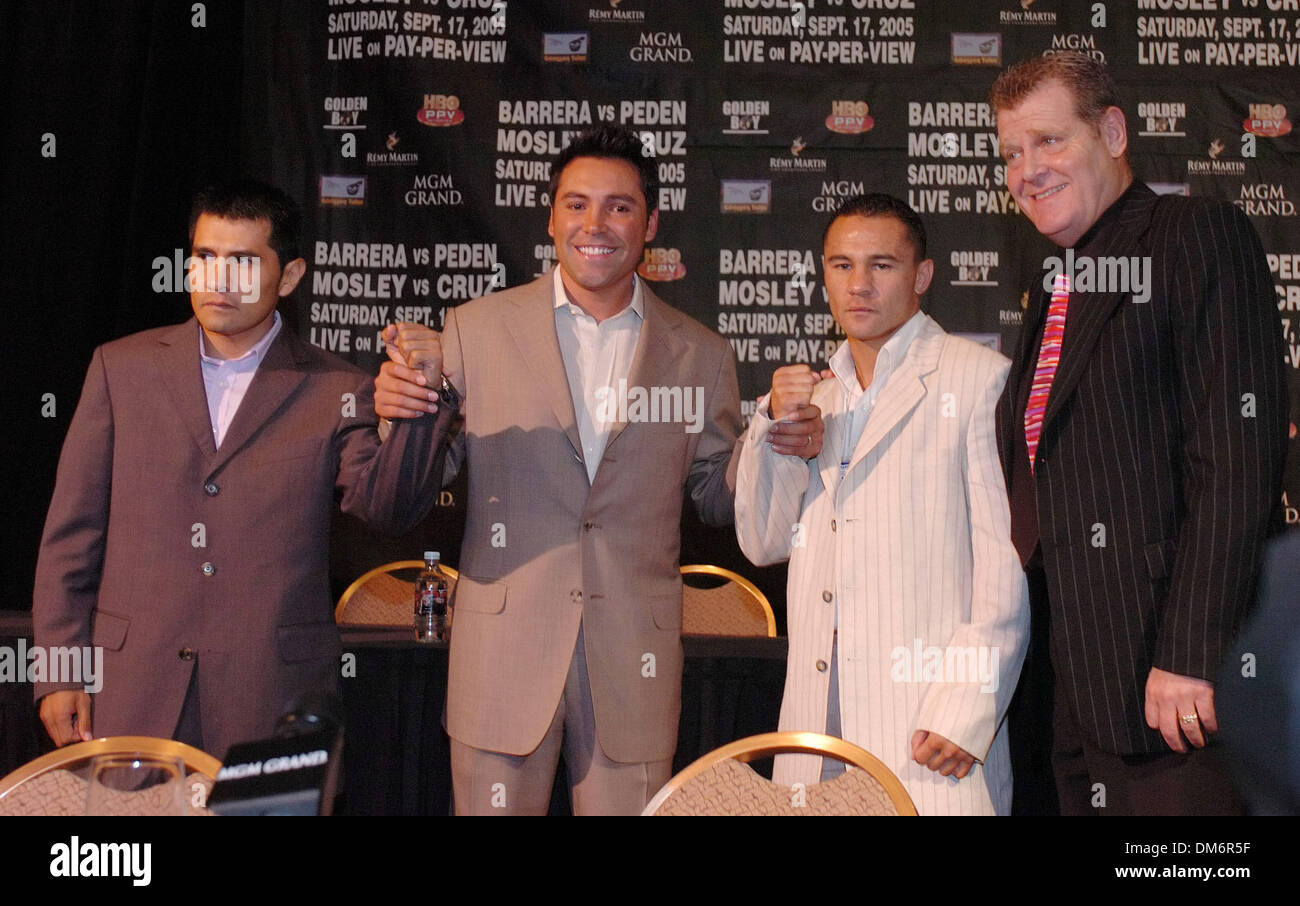 Featherweight boxer marco antonio barrera hi-res stock photography and ...