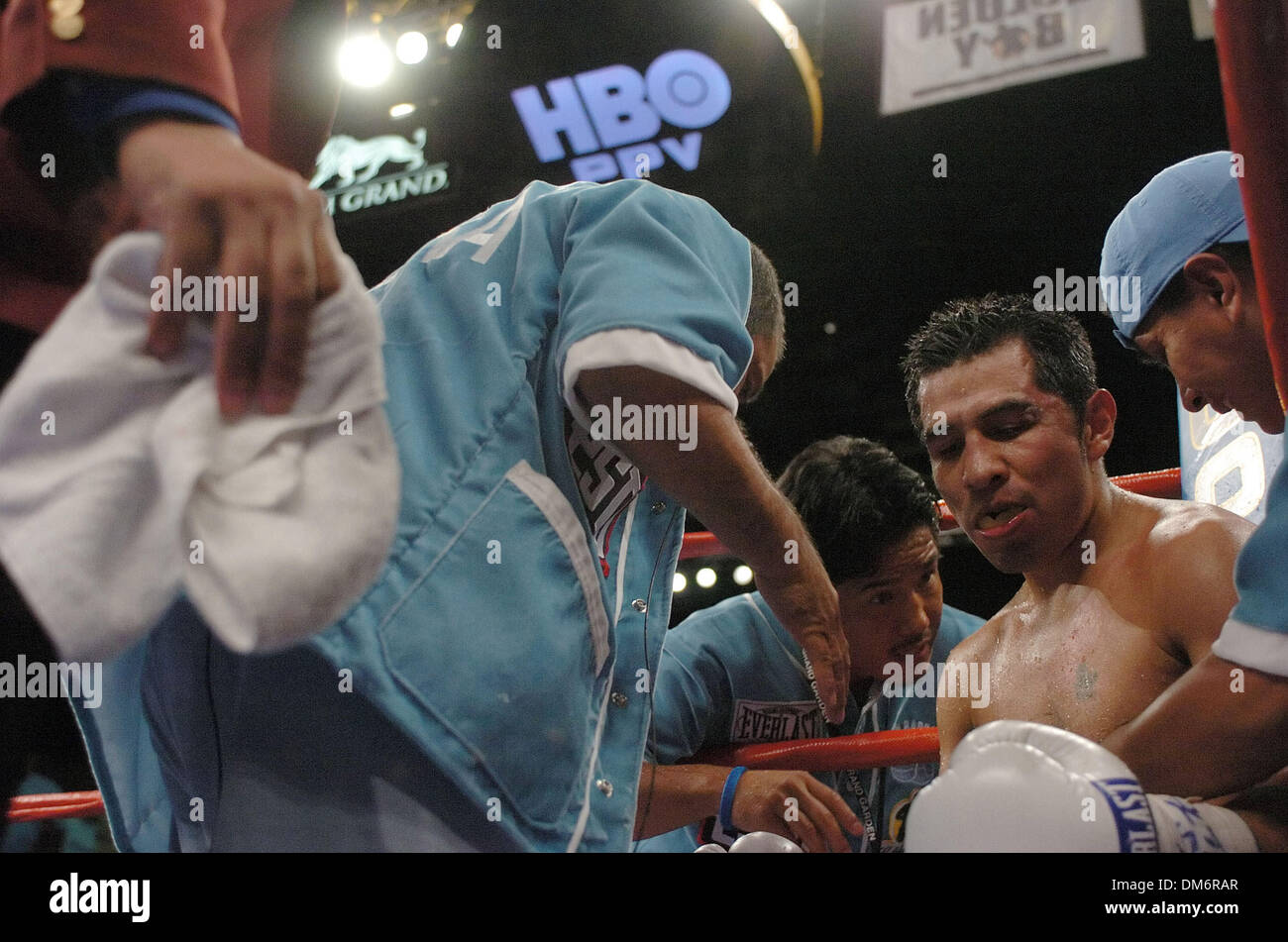 Sep 17, 2005; Las Vegas, NV, USA; BOXING: WBC World Super Featherweight ...