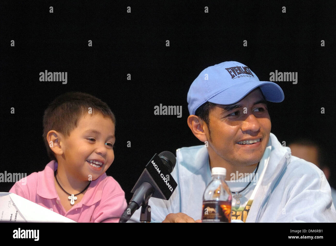 Sep 17, 2005; Las Vegas, NV, USA; BOXING: WBC World Super Featherweight ...