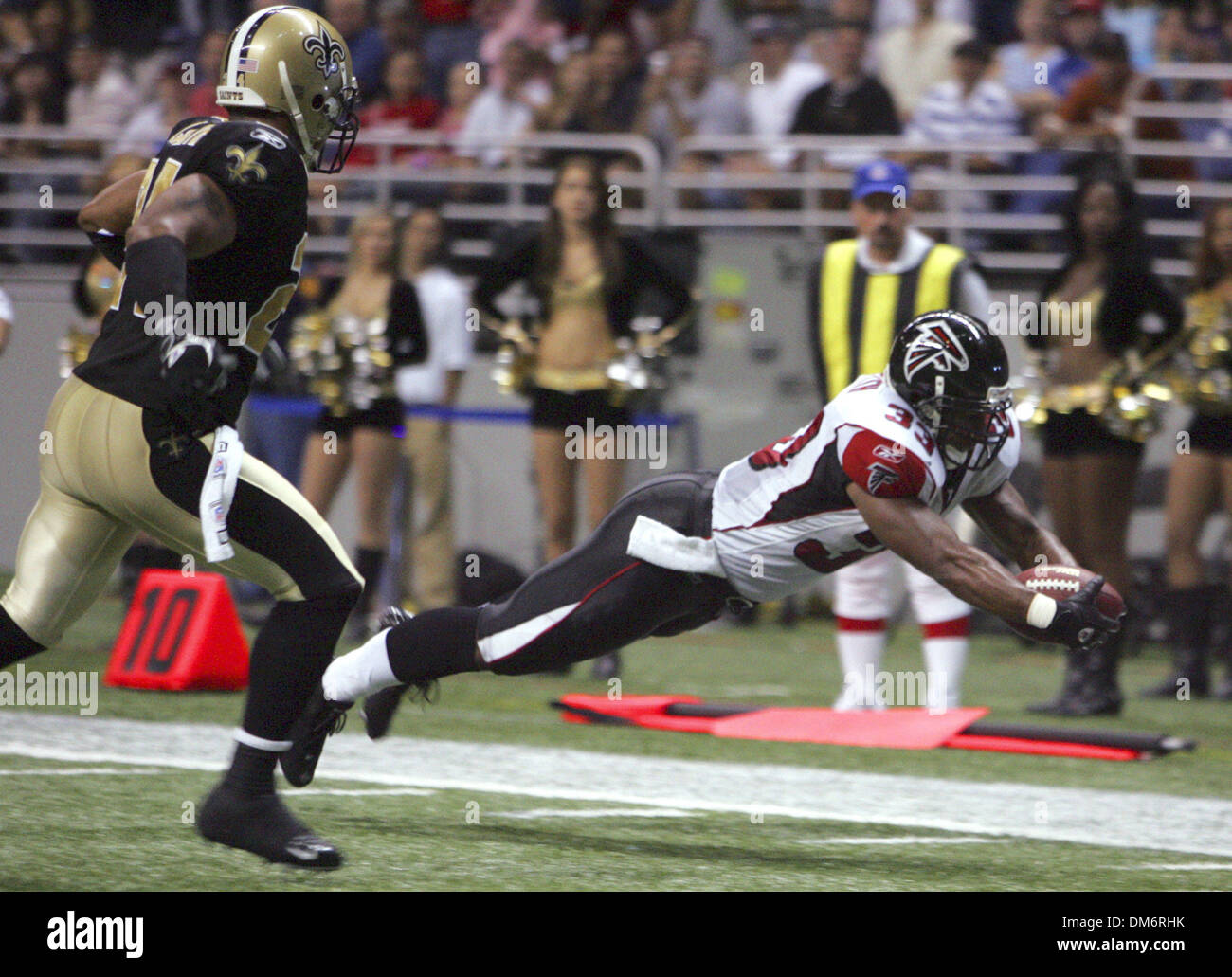 Falcons at saints 2005 hi-res stock photography and images - Alamy