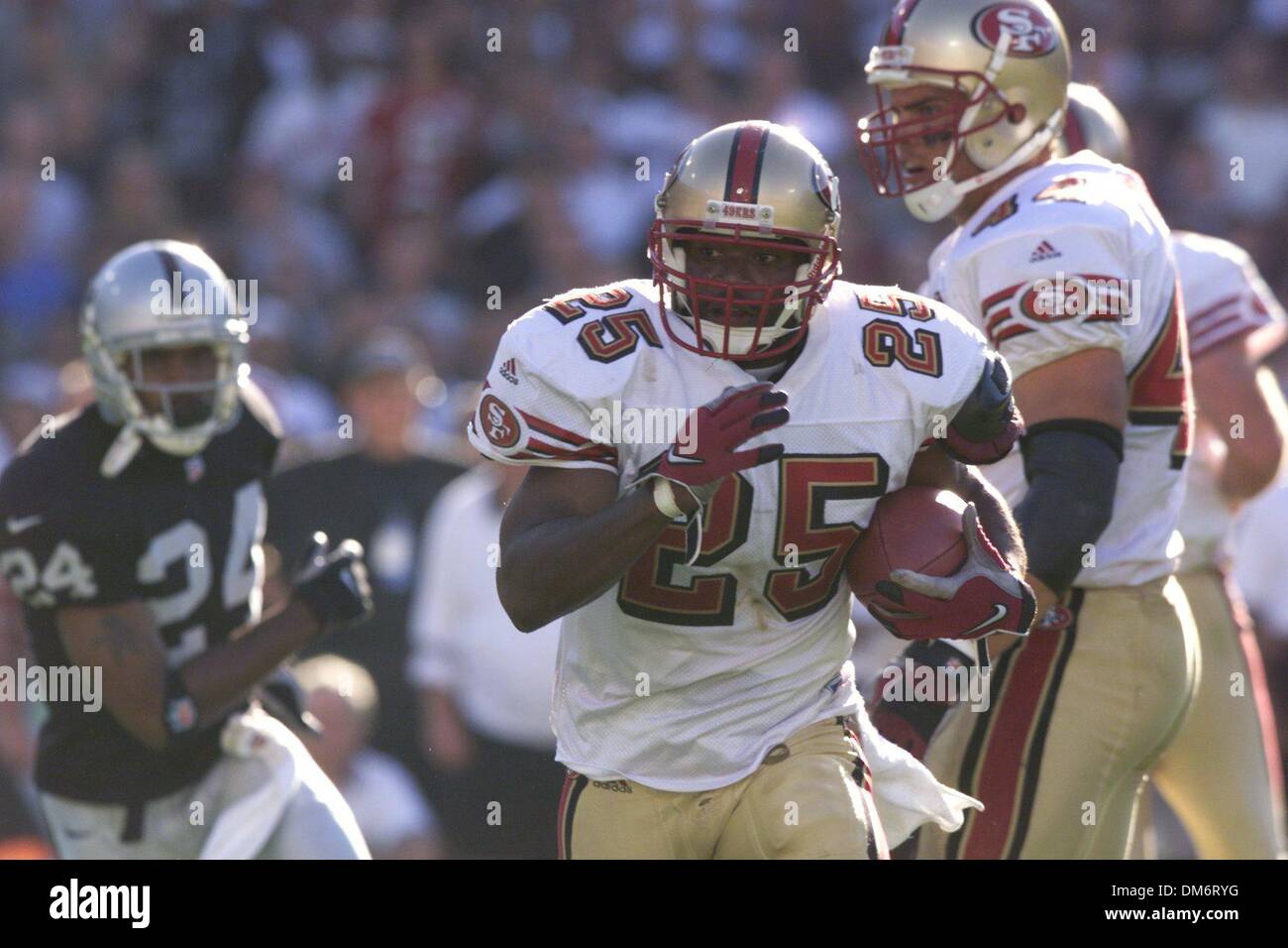 49er running back Charlie Garner (25) during a game against the Oakland ...