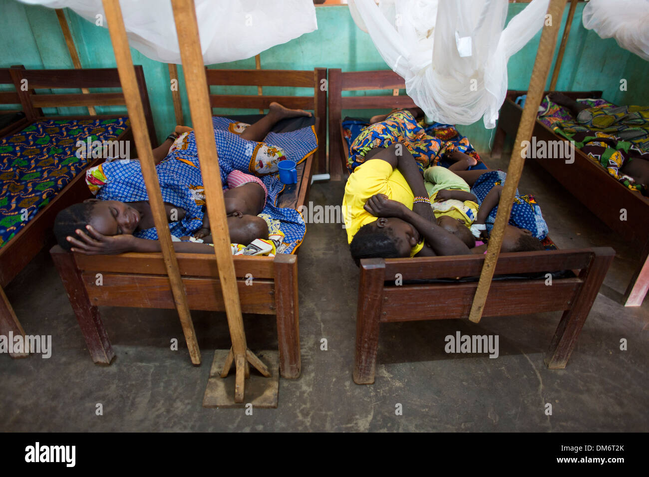 patients in MSF hospital in batangafo, Central African Republic Stock ...