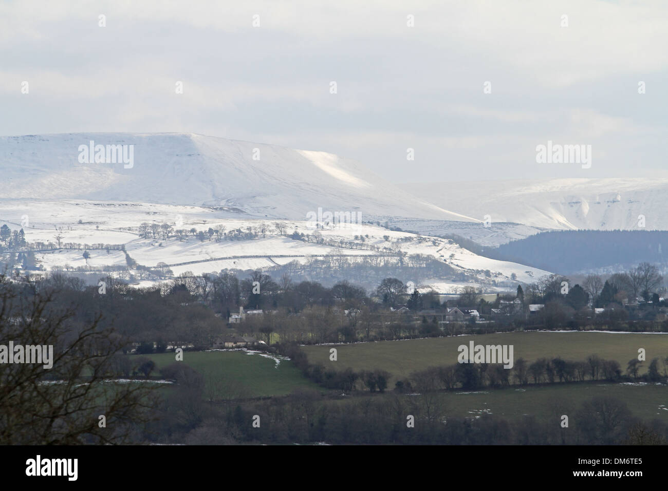 View of snow covered Hay Bluff in the Black Mountains of Wales Stock ...