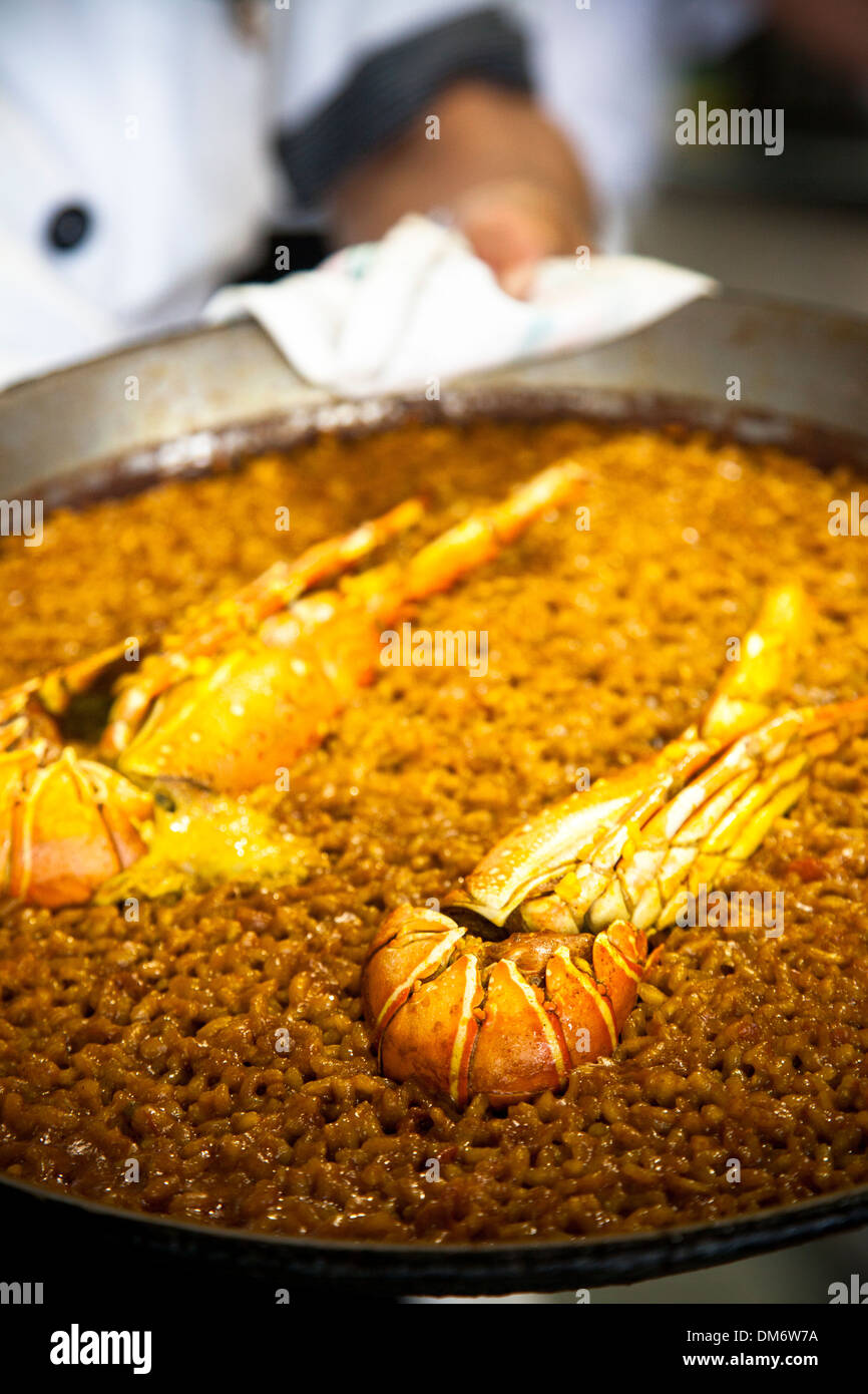 Seafood paella restaurant hi-res stock photography and images - Alamy
