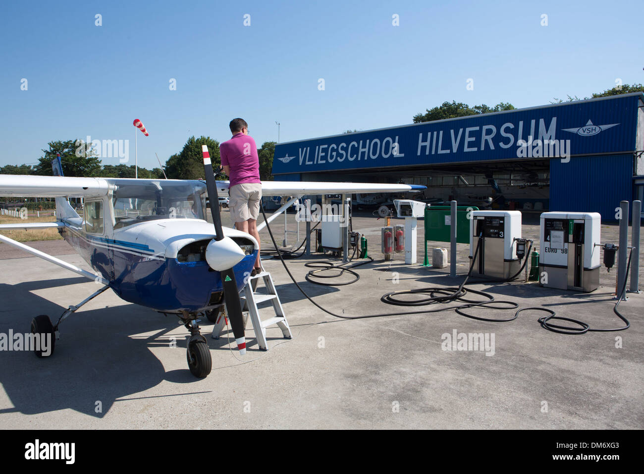 Petrol station with airplane hi-res stock photography and images - Alamy