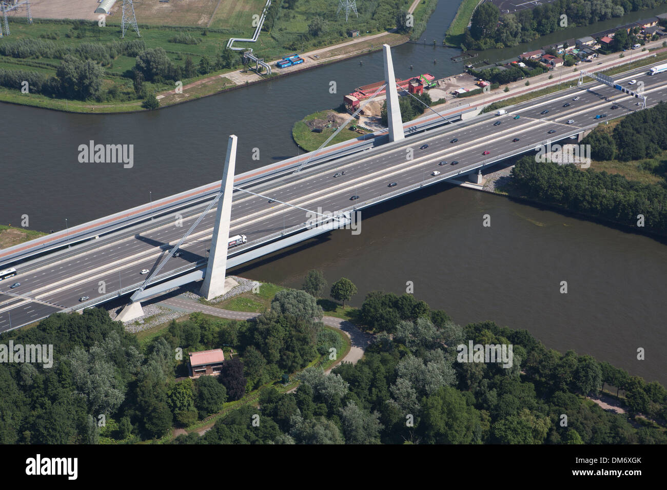 Netherlands bridge crossing hi-res stock photography and images - Alamy
