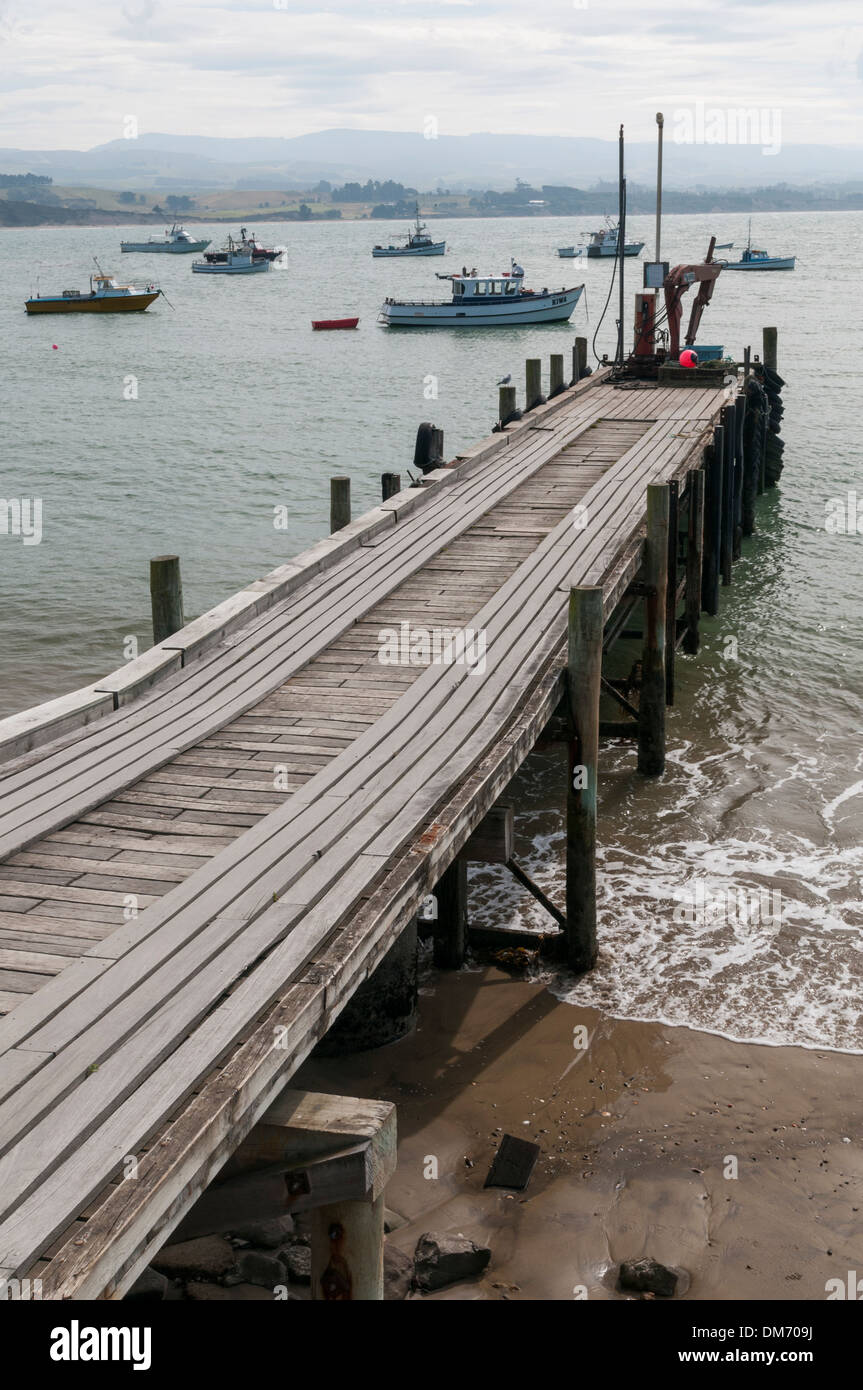 Moeraki jetty hi-res stock photography and images - Alamy