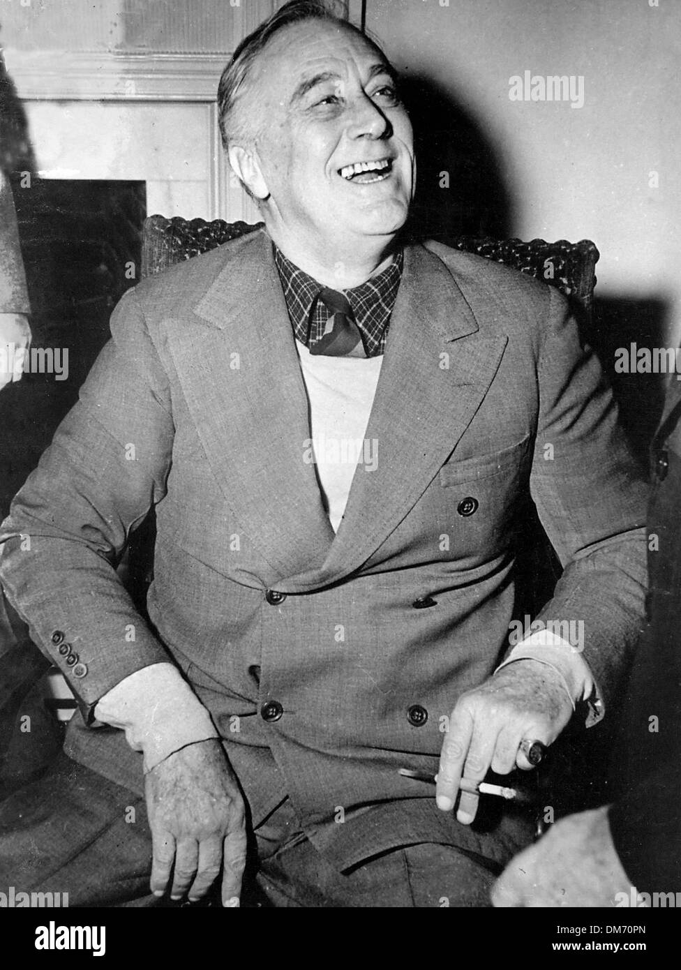 Dec. 17, 1943 - FRANKLIN ROOSEVELT HAD SMILES FOR MEMBERS OF HIS ...