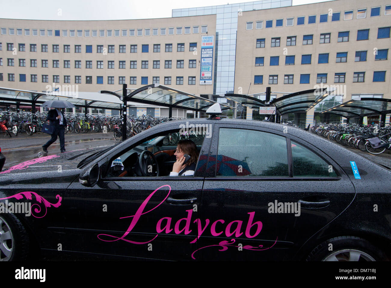 Female taxi cab driver hi-res stock photography and images - Alamy