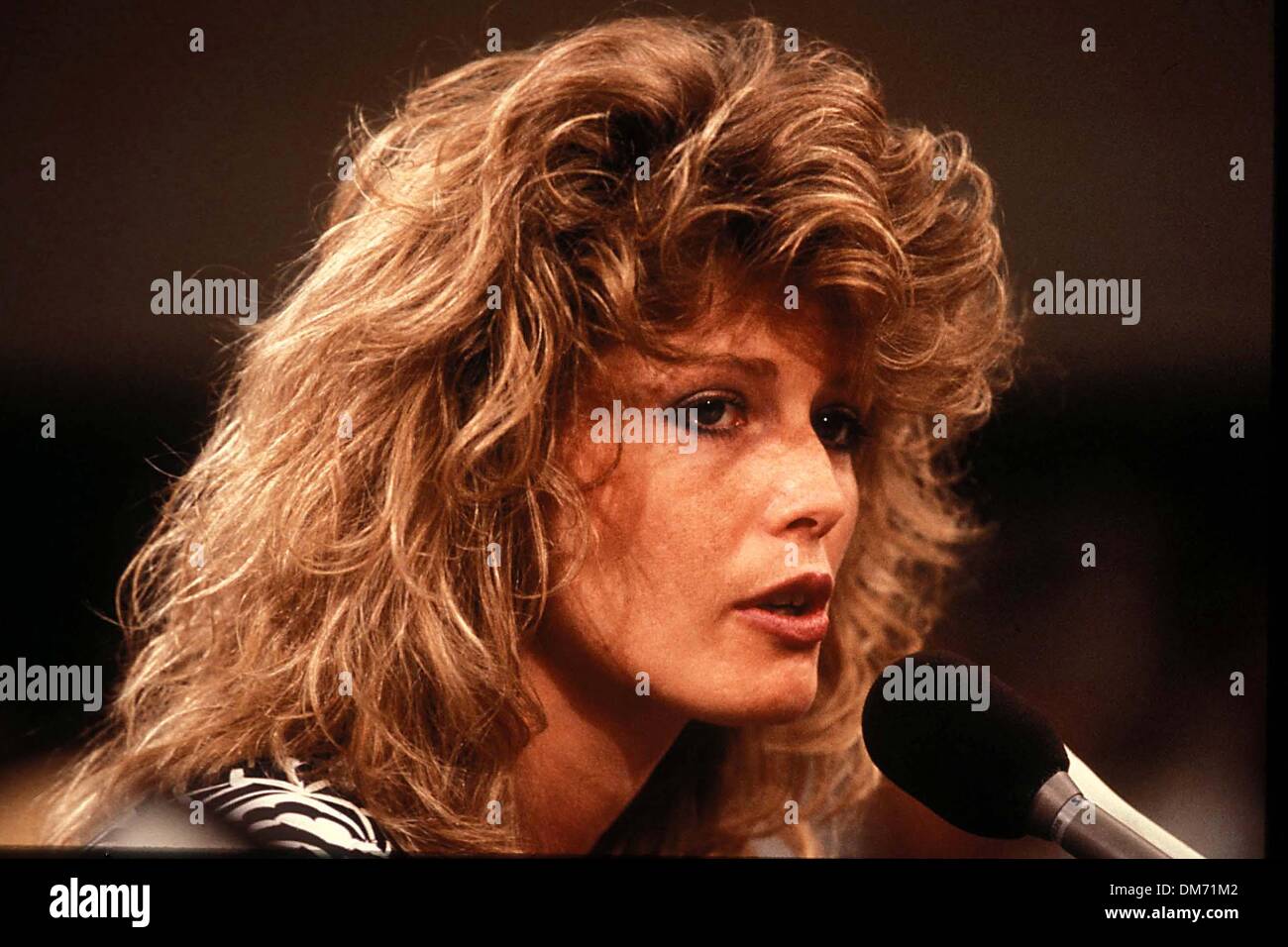Fawn hall hi-res stock photography and images - Alamy